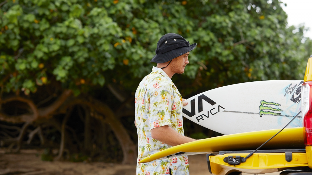 Stab Magazine | Mr Makua Rothman, Stars in "Big Waves And Bold Prints"