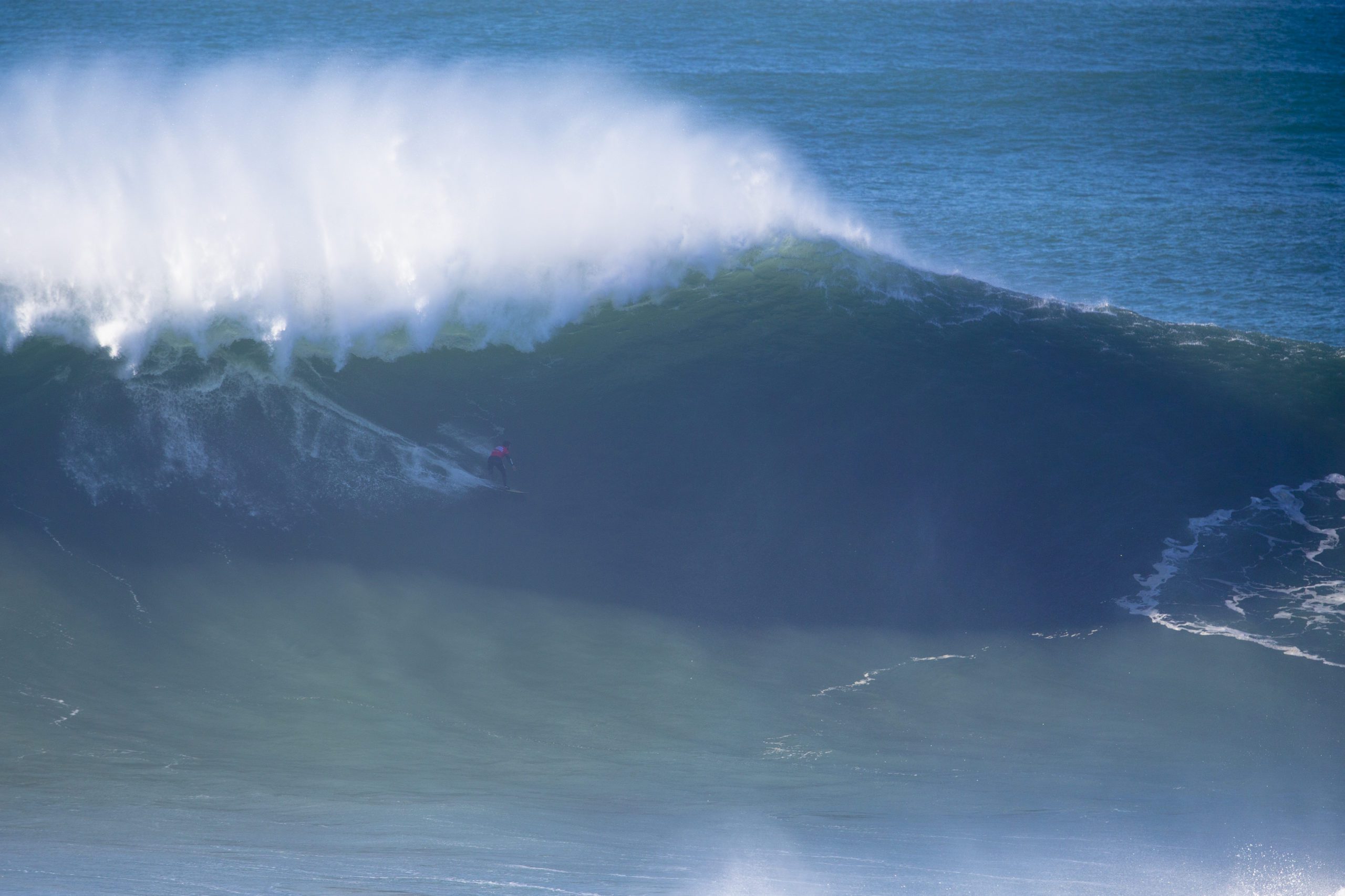 Chop Hops Into Barrels At Nazaré Are Now An Occurrence - Stab Mag