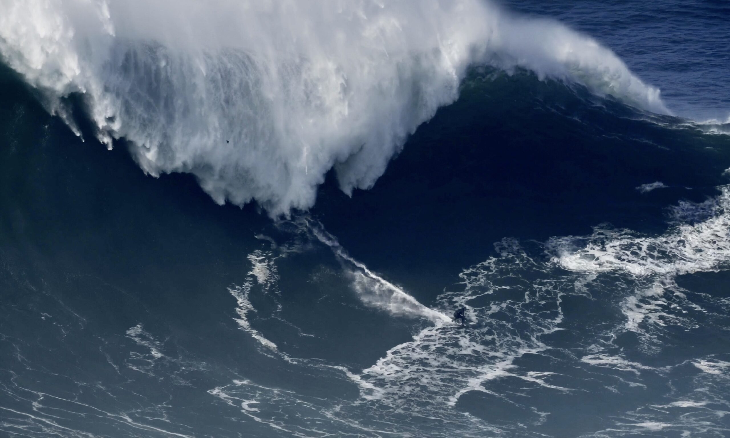 German Surfer Rides Largest Recorded Wave (86 Feet), Breaks World ...