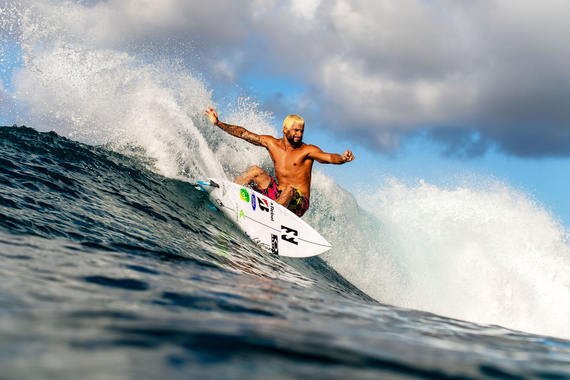Does Switch-Stance Have A Future In Surfing? - Stab Mag