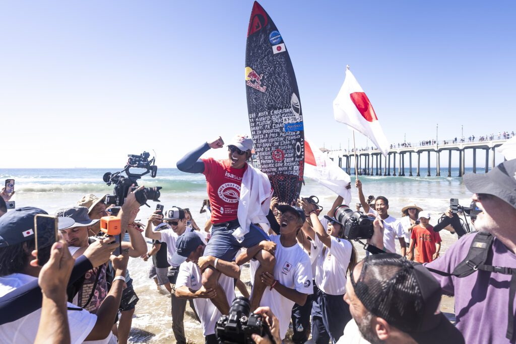 Kanoa Igarashi and Kirra Pinkerton Answer Call Of Duty, Win Medals Of ...