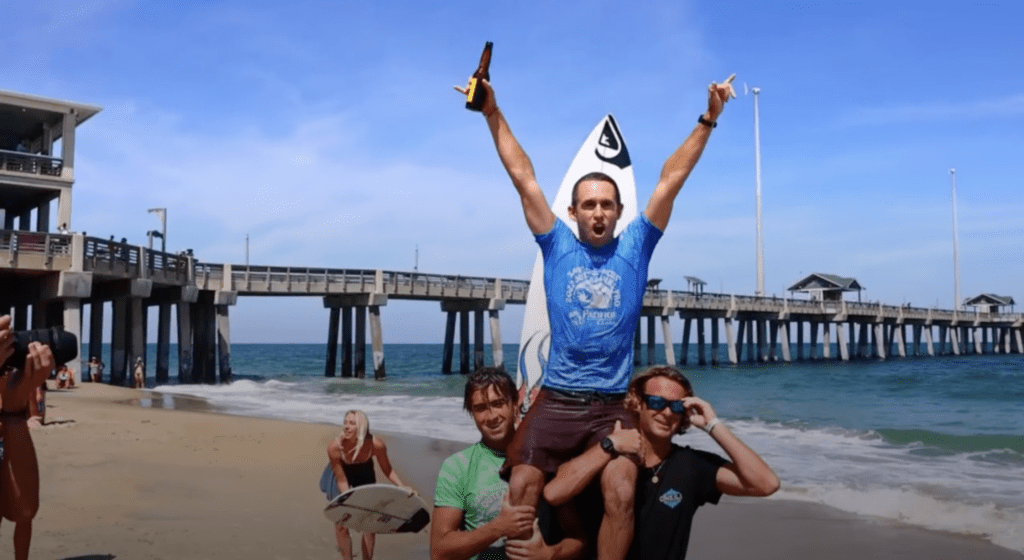 Alyssa Spencer & Michael Dunphy Win The Least Contestable Surf Contest ...