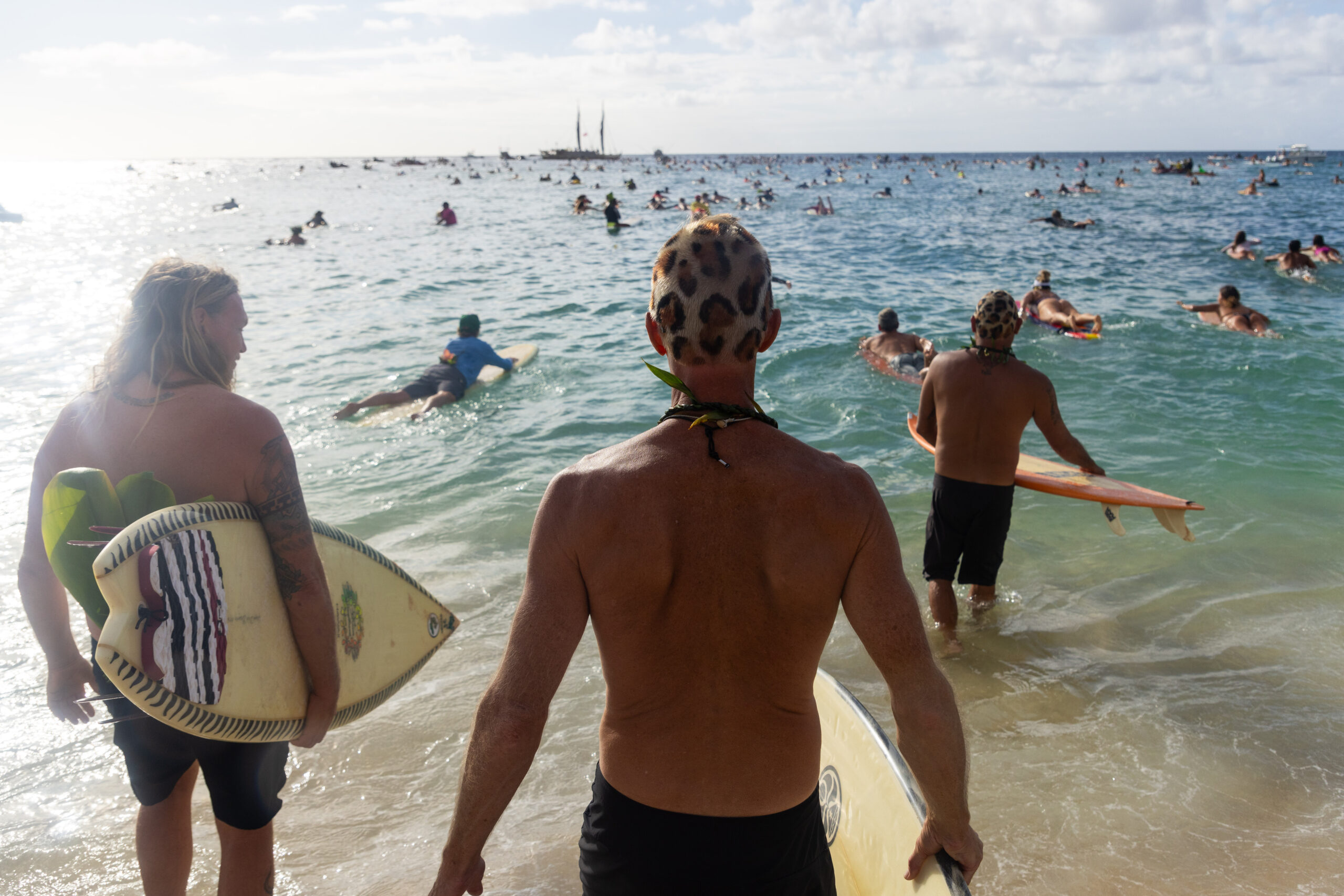 Kelly Slater, John Florence, Jack Johnson & Hundreds More Paddle Out At ...